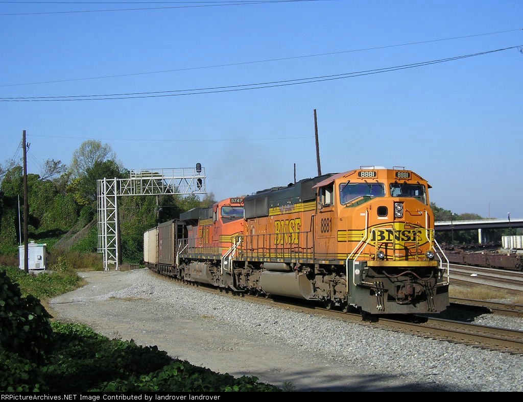 BNSF 8881